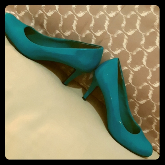 comfort plus by Predictions | Shoes | Teal Pumps | Poshmark